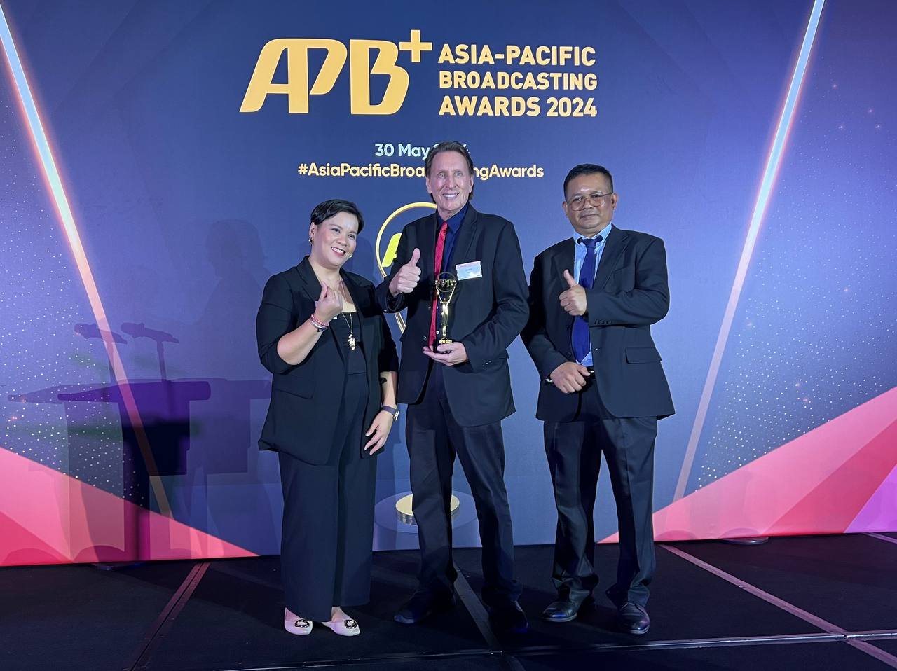 ក្រុមហ៊ុន CBS ...